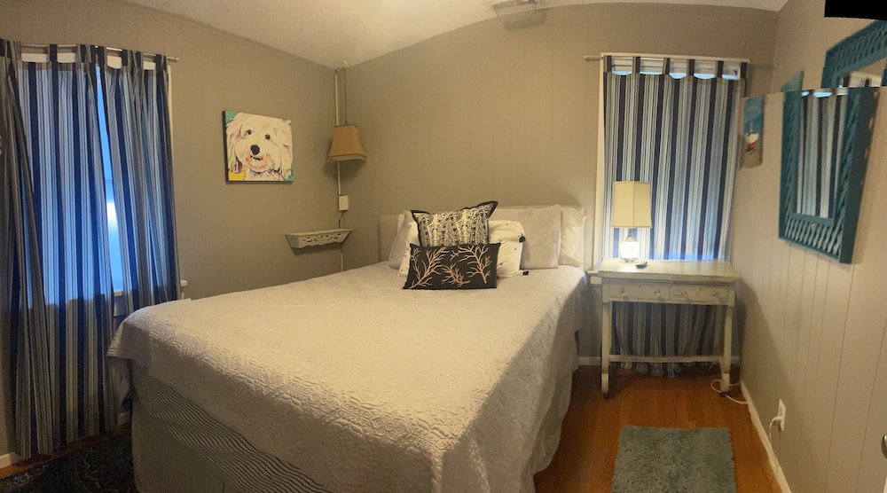 Cozy Beach Cottage In Chicks Beach - Norfolk, VA