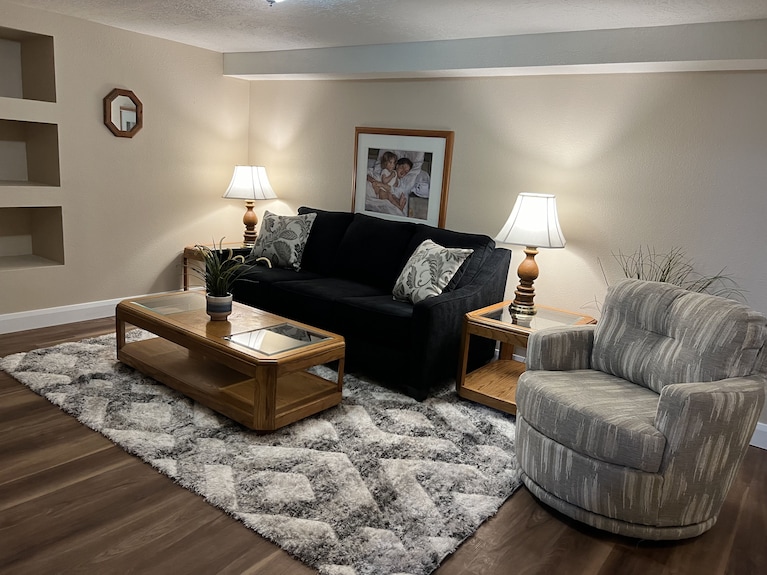 2 Blocksto Suu, Summer Games! Ac, Bbq. Sleeps 4 To 15. 2 Family Rooms. Beautiful - Cedar City, UT