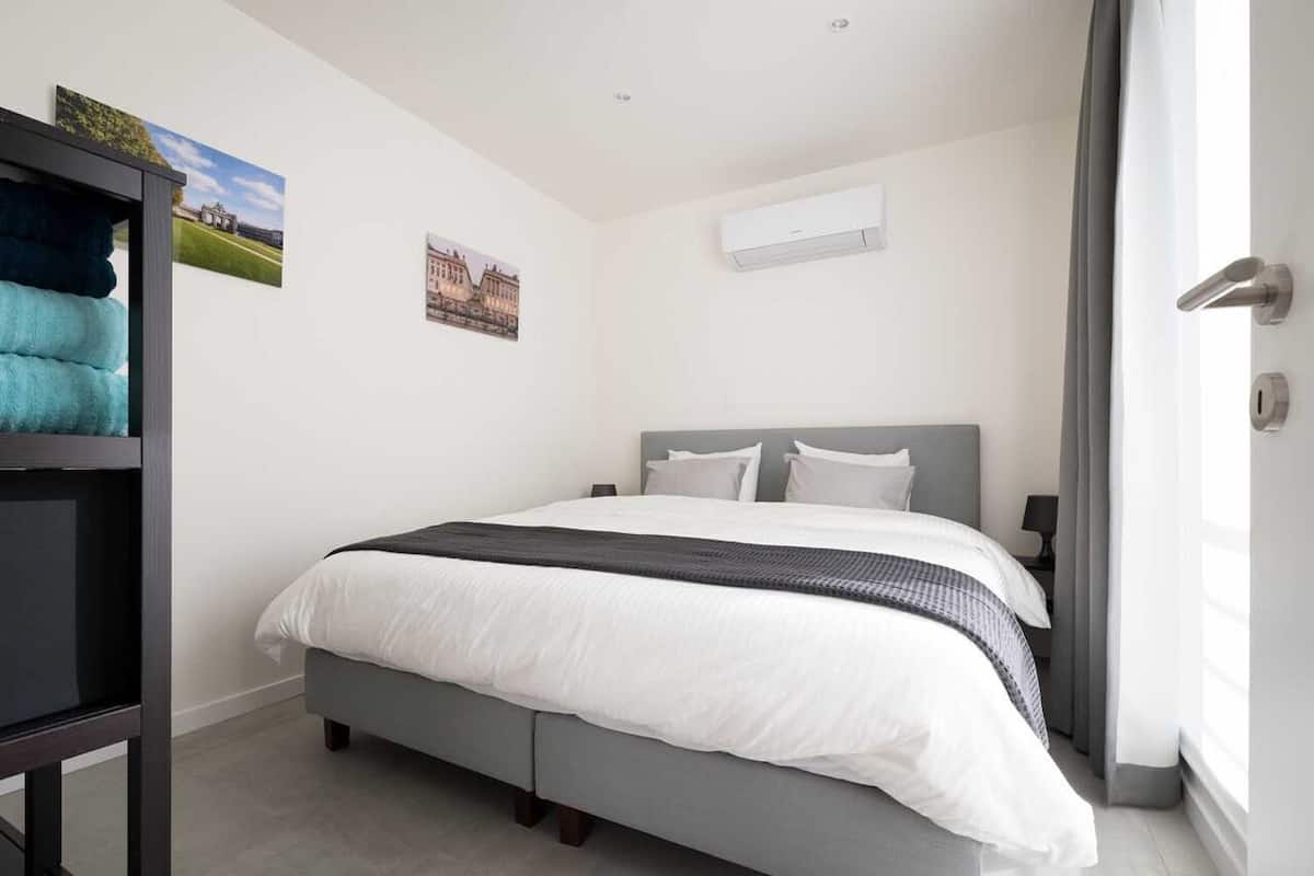 Apartamento (Brussels Center) | 1 quarto, edredões de penas, minibar grátis, secretária 