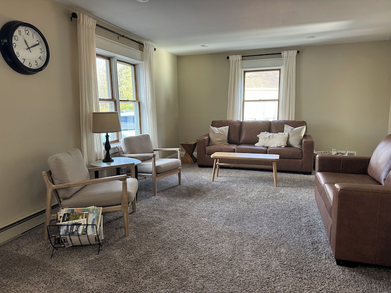 New Look! Prime Location For Your Houghton Stay! - 密西根