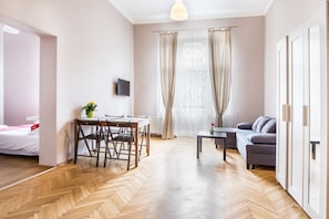 Apartamento, 1 quarto | 1 quarto, ferro/tábua de engomar, Wi-fi grátis, roupa de cama fornecida