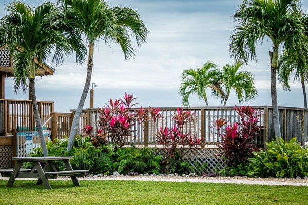 Ragged Edge Resort & Marina - Florida Keys