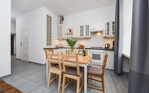 Apartamento | Área de estar | TV LED 42 polegadas com canais digitais, TV