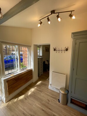 Quarto Duplo Deluxe, casa de banho anexa, vista para o pátio (The Paddocks) | Cozinha privada