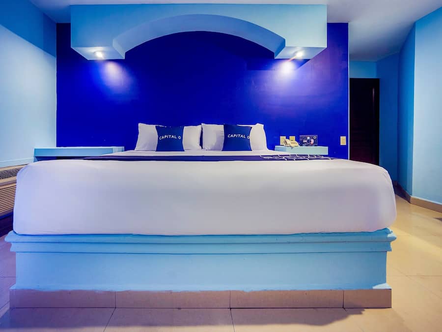 Quartos à prova de som, Wi-Fi de cortesia, roupa de cama