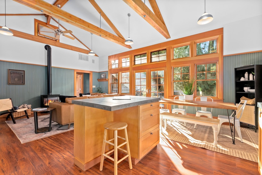 Private Cottage By The Lake With Wrap-around Deck - San Juan Islands, WA