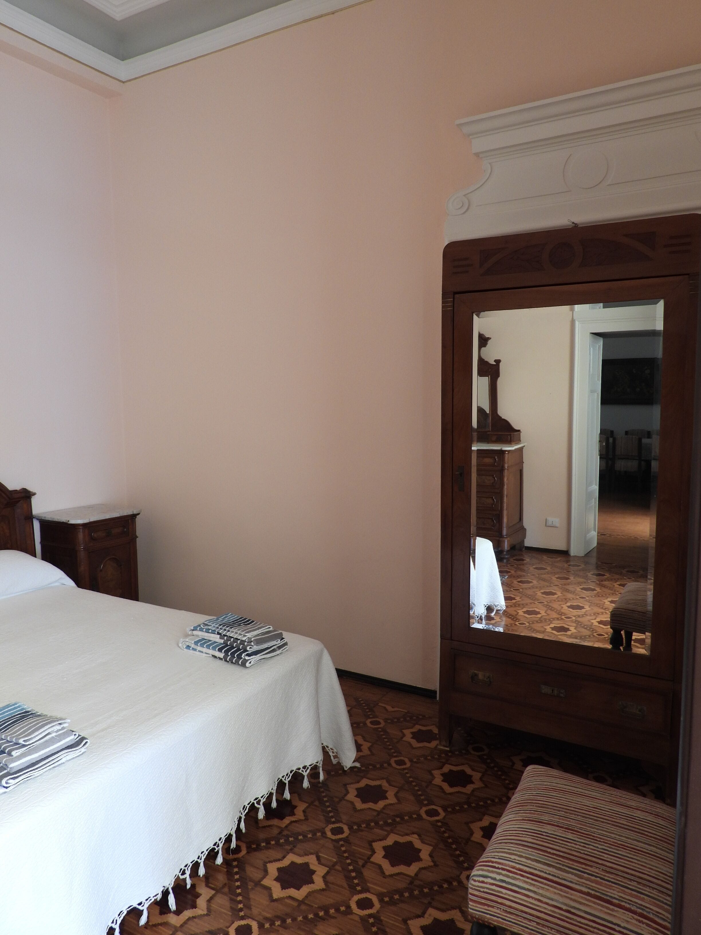 Garda Lake Salò Luxury Apartment Old Romantic Family Villa, Terrace Garden - Salò