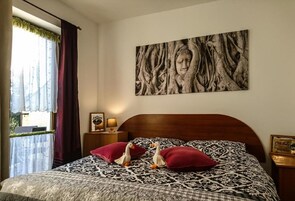 Quarto casal básico | Individualmente decorados, individualmente mobiliados