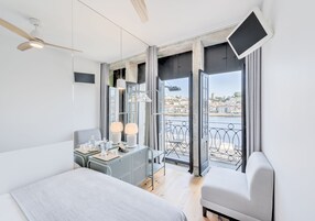 Quarto Superior, vista para o rio | Wi-fi grátis, roupa de cama fornecida