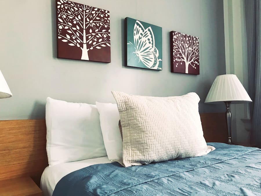 Quarto Económico (Petite Double room) | Ferro/tábua de engomar, Wi-fi grátis, com decoração personalizada