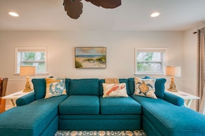 Casa (My Grandpa's Cottage) | Sala