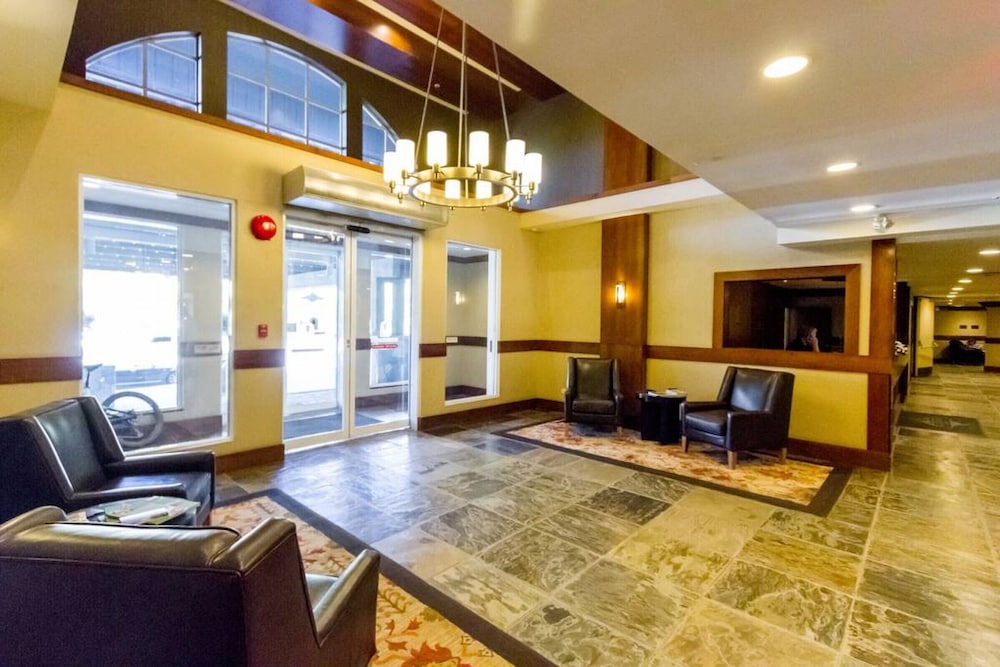 Mountainside 1brm! Steps To Gondola! Hot Tub, Heated Pool, Fireplace! - Whistler
