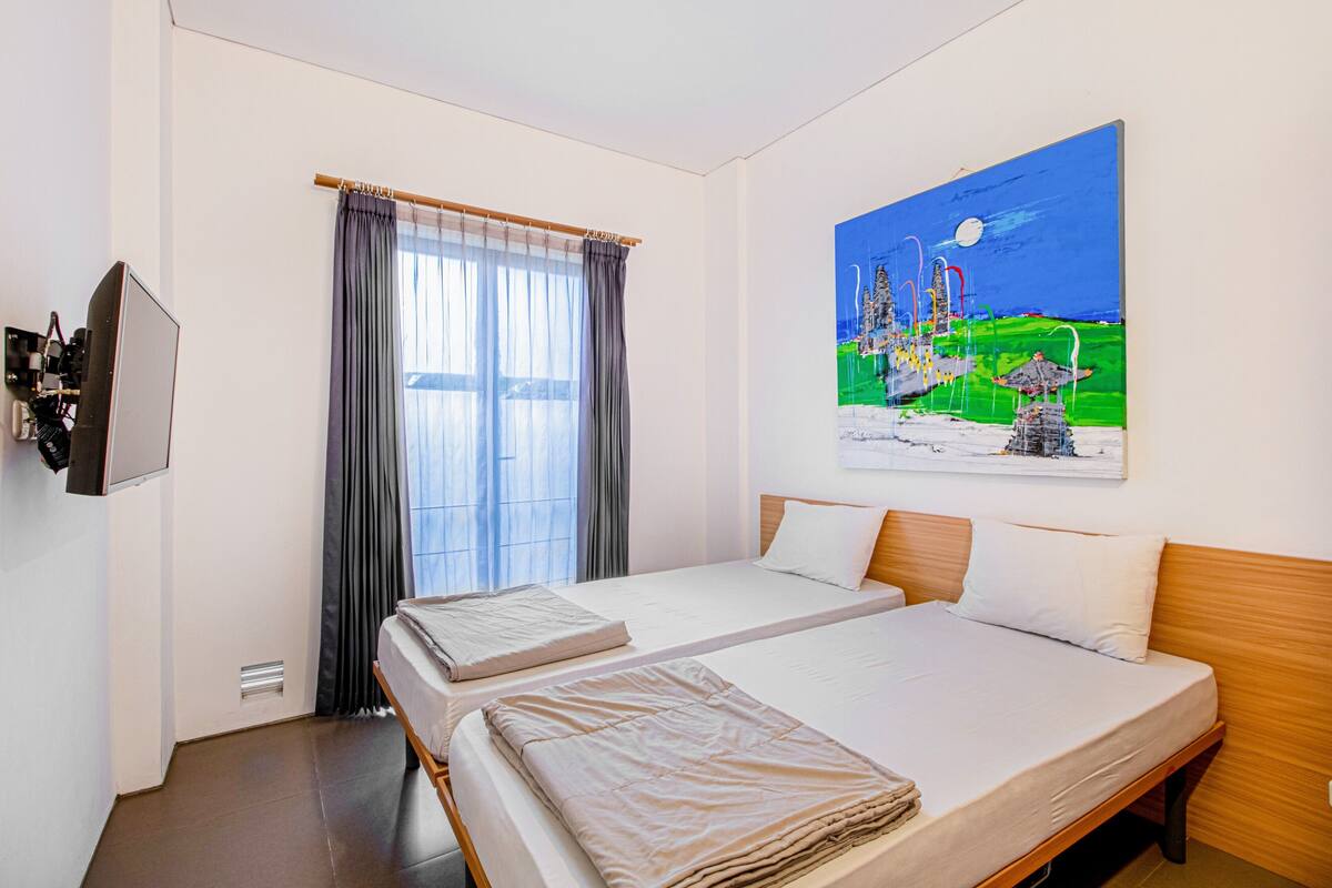 Quarto duplo superior | Escrivaninha, quartos à prova de som, Wi-Fi de cortesia, roupa de cama