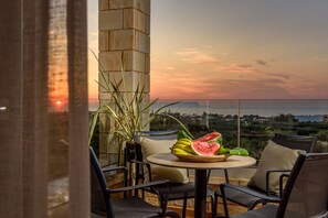 Vila superior, 3 quartos, vista para o mar, no mezanino | Vista do quarto