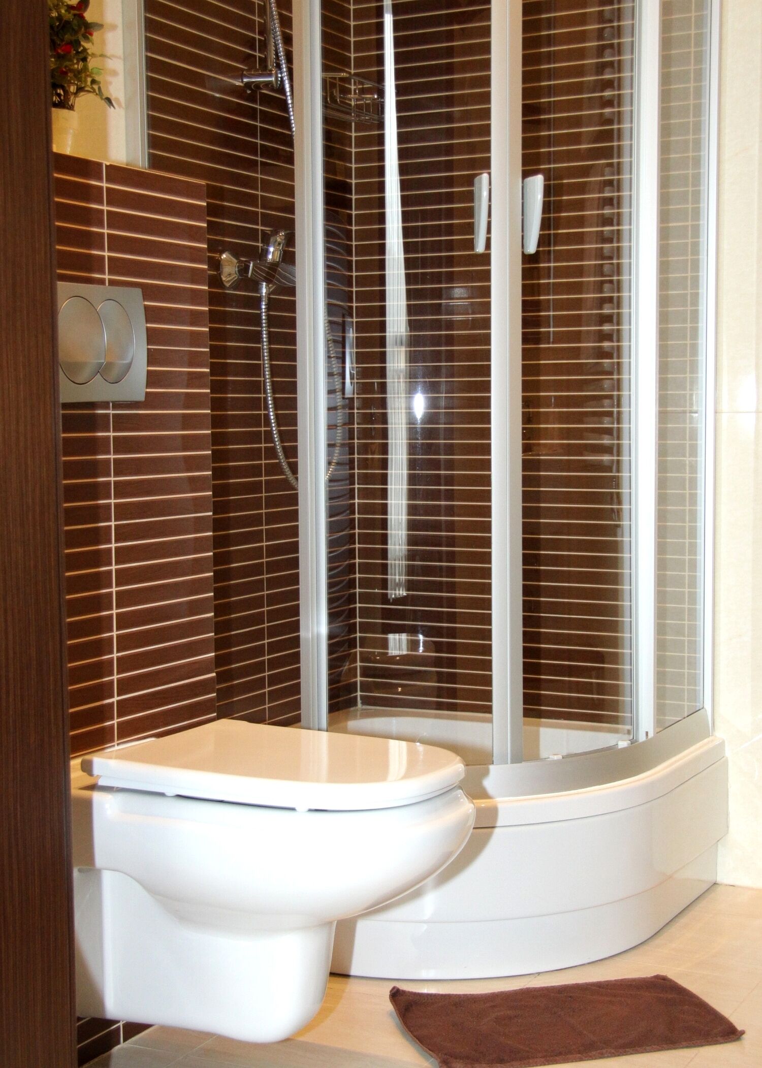 Quarto Duplo ou Twin Comfort | Casa de banho | Um polibã, um secador de cabelo, toalhas fornecidas, sabão 