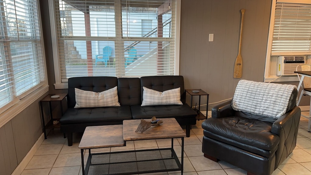 Cozy Lakefront Cottage (Only Minutes Away From Oaklawn Park & Casino) - Mississippi