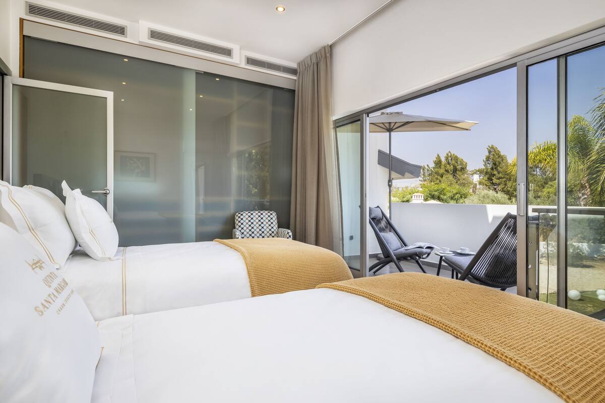 Quarto Familiar, varanda | Minibar, Wi-fi grátis 