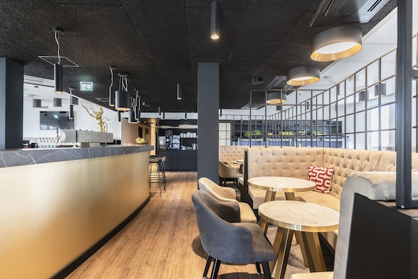 Pequeno-almoço tipo buffet diário (16.90 EUR por pessoa)