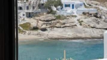 Quarto casal básico | Vista da sacada