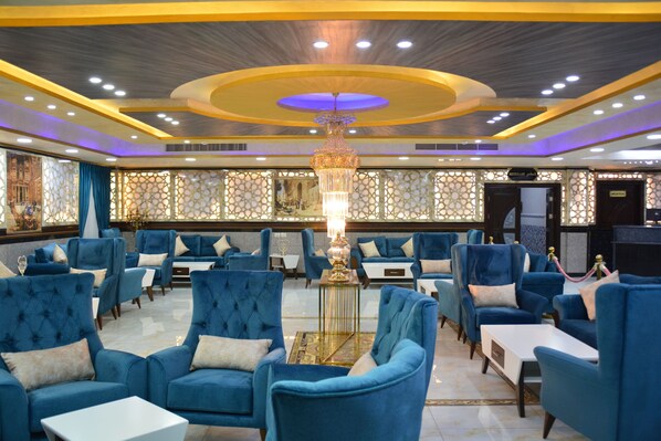 Área de estar no saguão