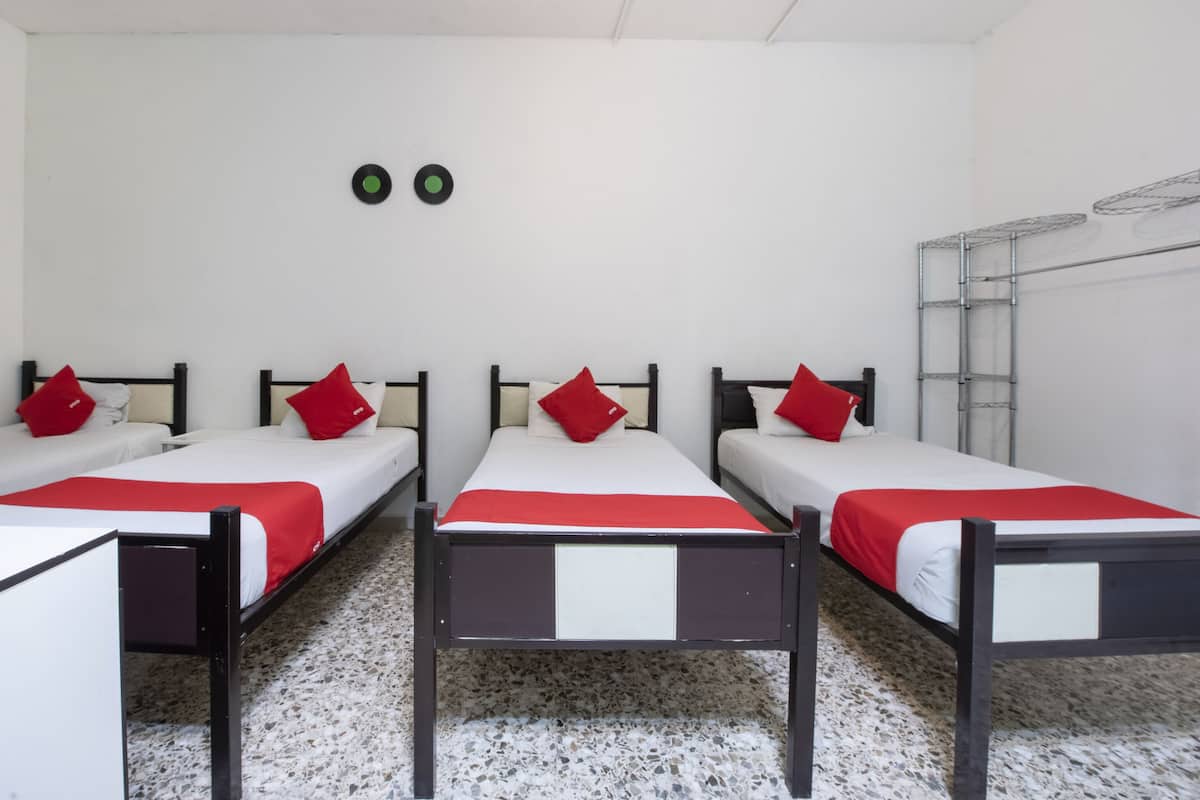 Quarto quádruplo standard | Wi-Fi de cortesia, roupa de cama