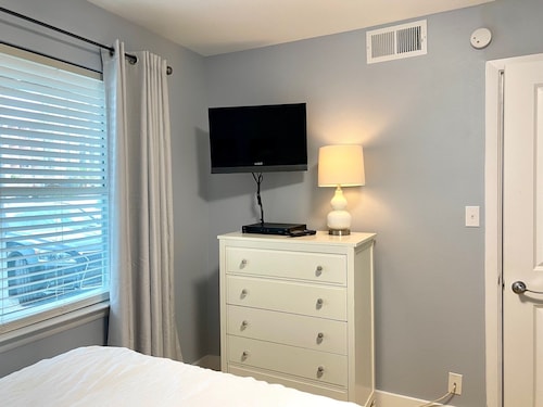 Fabulous 2 Bed/2 Bath Beachside Condo! - Orange Beach, AL