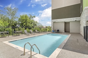 Piscina externa sazonal
