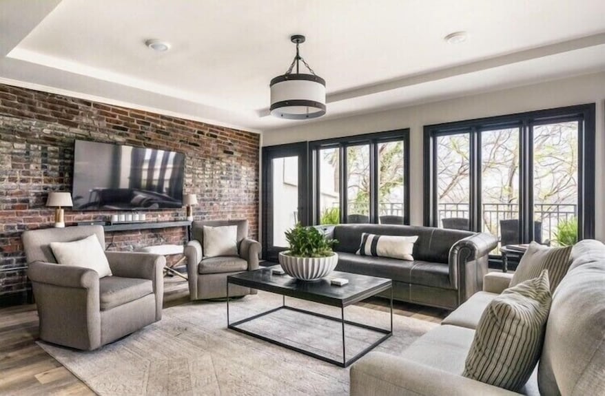 Cassius Quarters@the713! Downtown, Large, Upscale Suite W/private Balcony - Louisville, KY