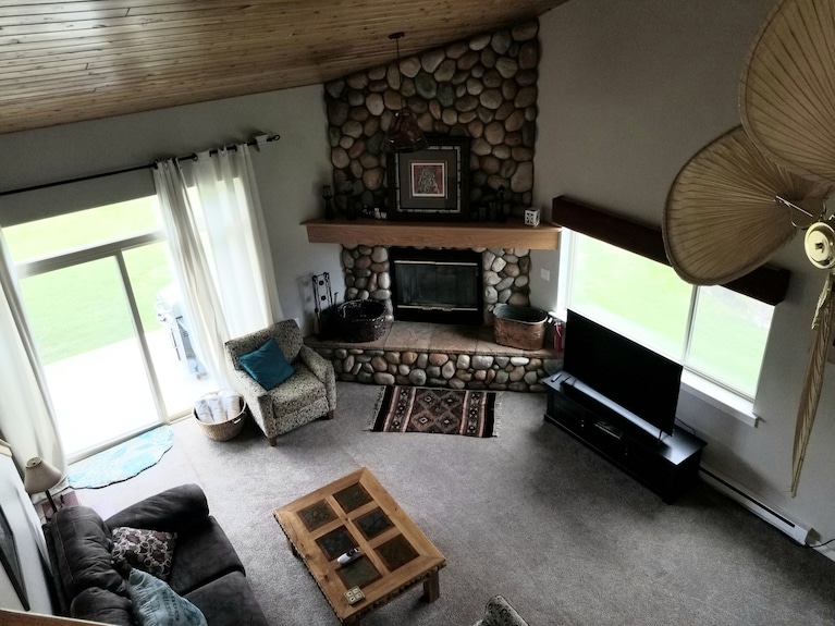 Big Sky Firelight Chalet, Amazing Prices Location - Big Sky