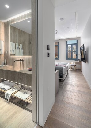Harmony Double Room | Roupa hipoalergénica, minibar, cofre com capacidade para portátil 