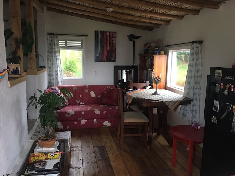 Chalet En El Campo, Con Vista A Jardines Y Una Maravillosa Montaña - Sopo