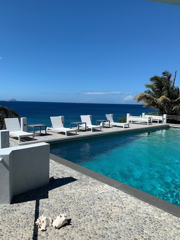 Private Home At End Of Cul De Sac 300 Feet Of Pristine Ocean Views - Montserrat