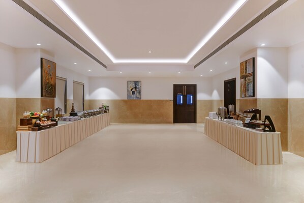 Lemon Tree Premier Dwarka (Dwarka, India), Dwarka hotel discounts ...