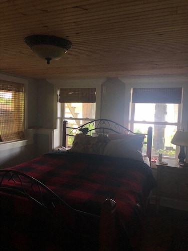 Private Lakefront Adirondack Style Home - Cazenovia, NY