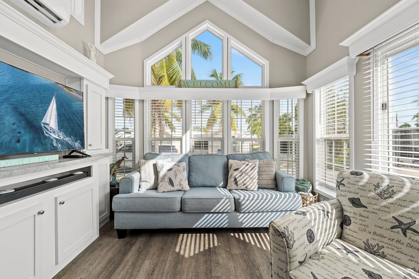 Tiny House In The Florida Keys With Deck And Marina With Boat Ramp - Key Largo