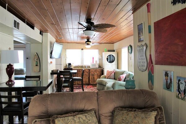 Casa, várias camas (Fish Called Wanda) | Sala