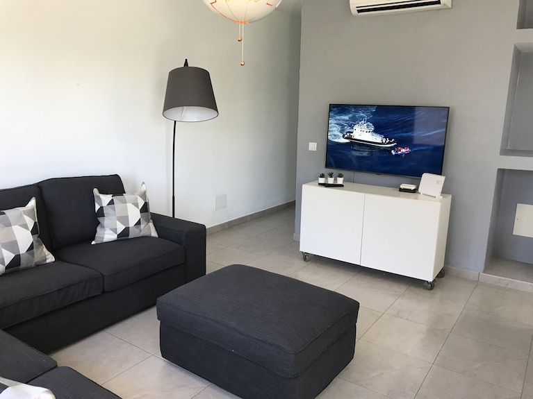 Location, Location - Stunning 2 Bed Vacation Rental (Vv) With Sea Views And Pool - Aéroport Arrecife (ACE)
