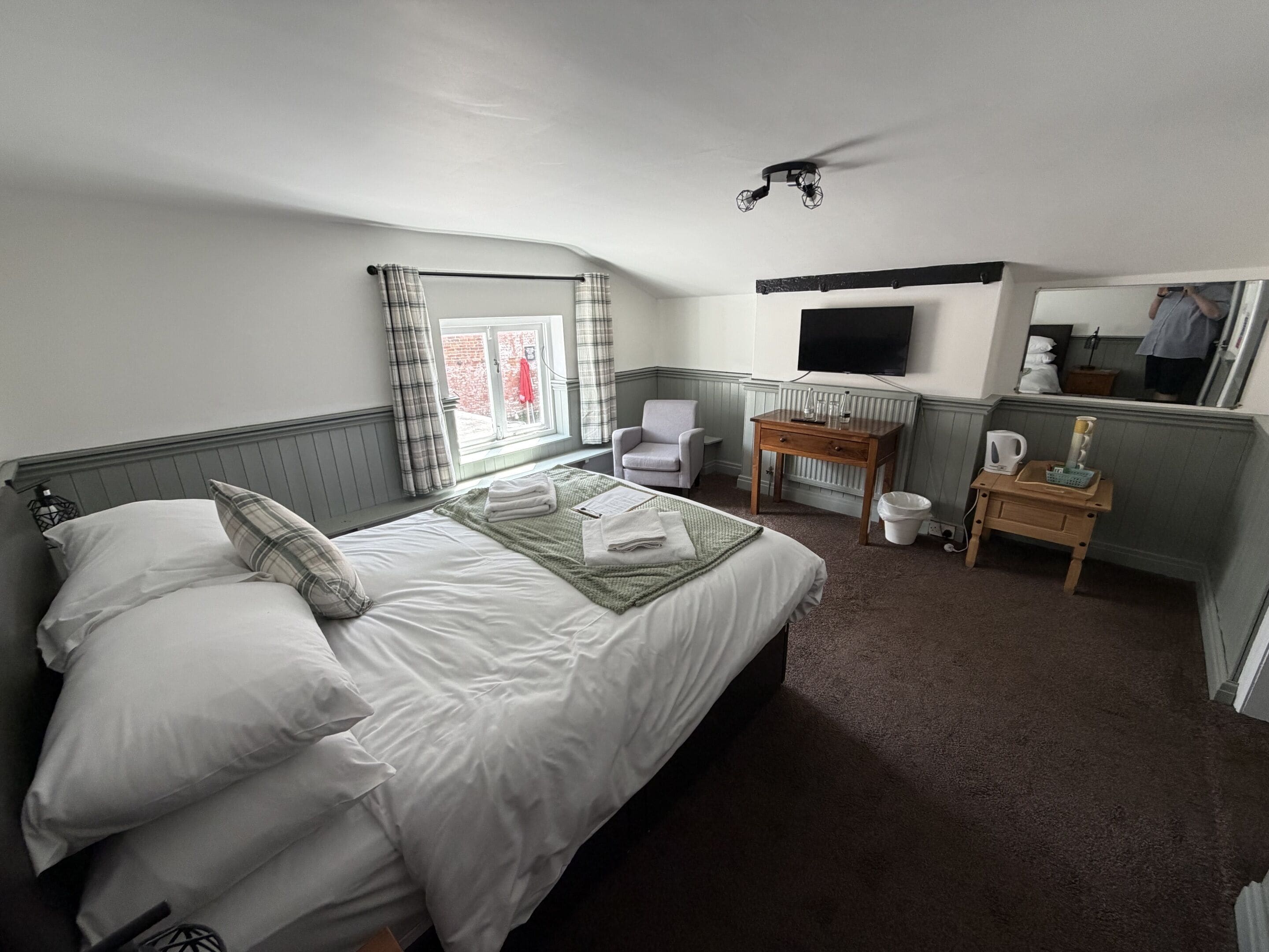 Quarto Duplo Standard, casa de banho anexa (Double Room)