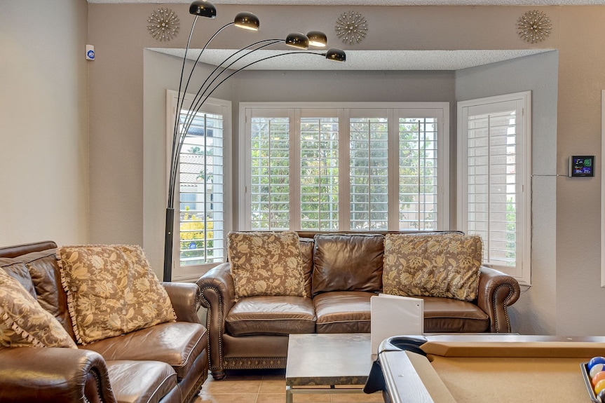 Single-floor, Brand-new Hot Tub, Near Speedway, Downtown, Strip & More. - Las Vegas