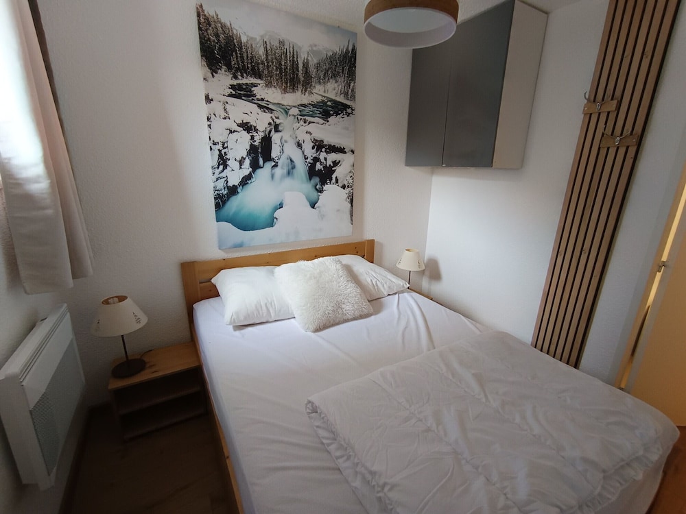 Appartement Rénové Avec Wifi, Plein Sud, Sur Les Pistes, Parking Privé – 4 à 5 Pers. - Claviere