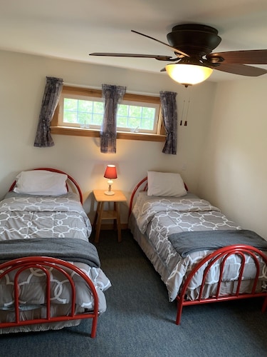 Wheelchair Accessible Cottage On The Beach Overlooking Frenchman's Bay - Bar Harbor, ME