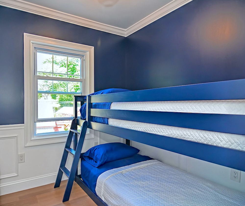 Sailhouse Downtown Mystic Lux 2br Family Getaway 3 Min Walk - Mystic, CT