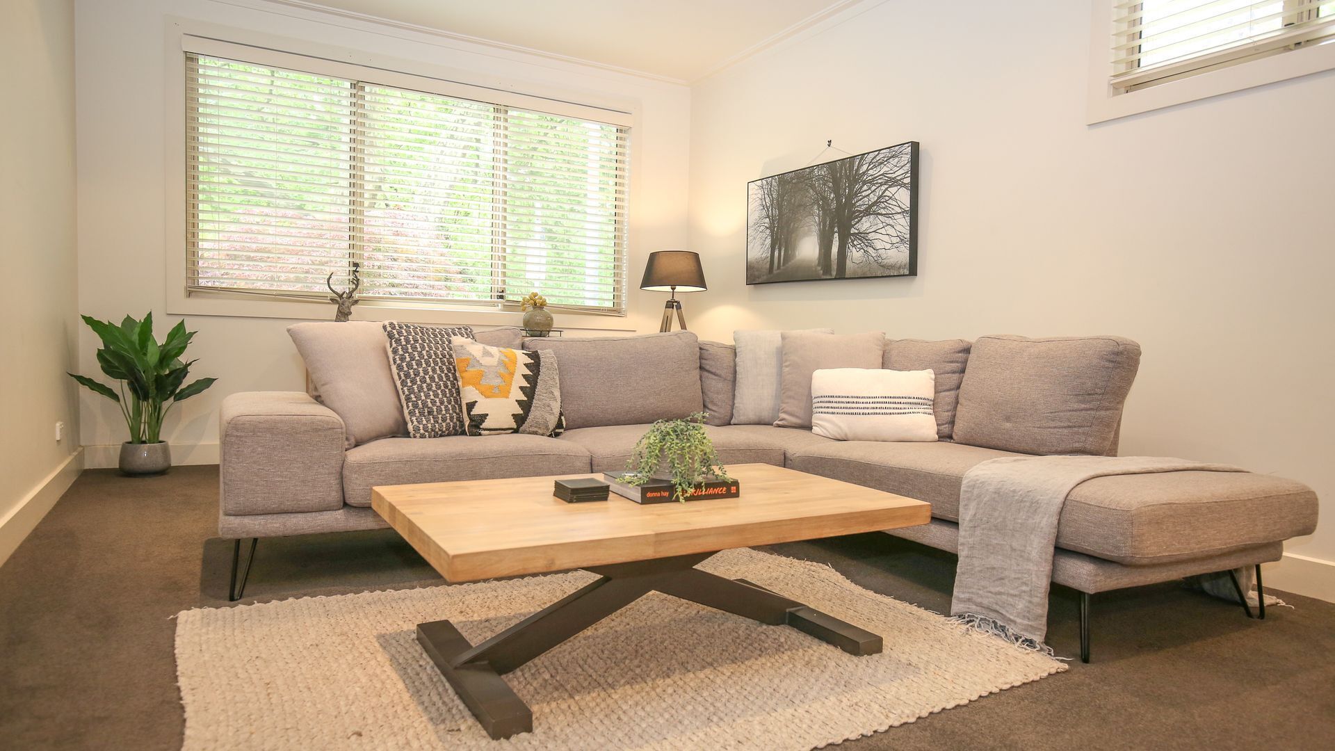 22 Riverside : Bright - Bright