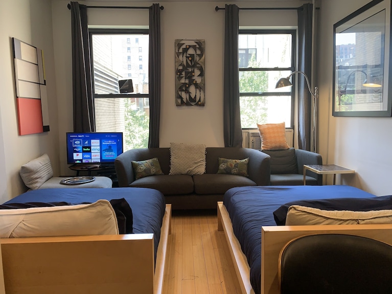 Stylish Manhattan Loft 2 Bedroom Sleeps 6 - Manhattan, NY