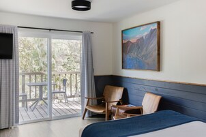 Cabine, 1 cama queen-size | Ferro/tábua de engomar, Wi-fi grátis, roupa de cama fornecida 