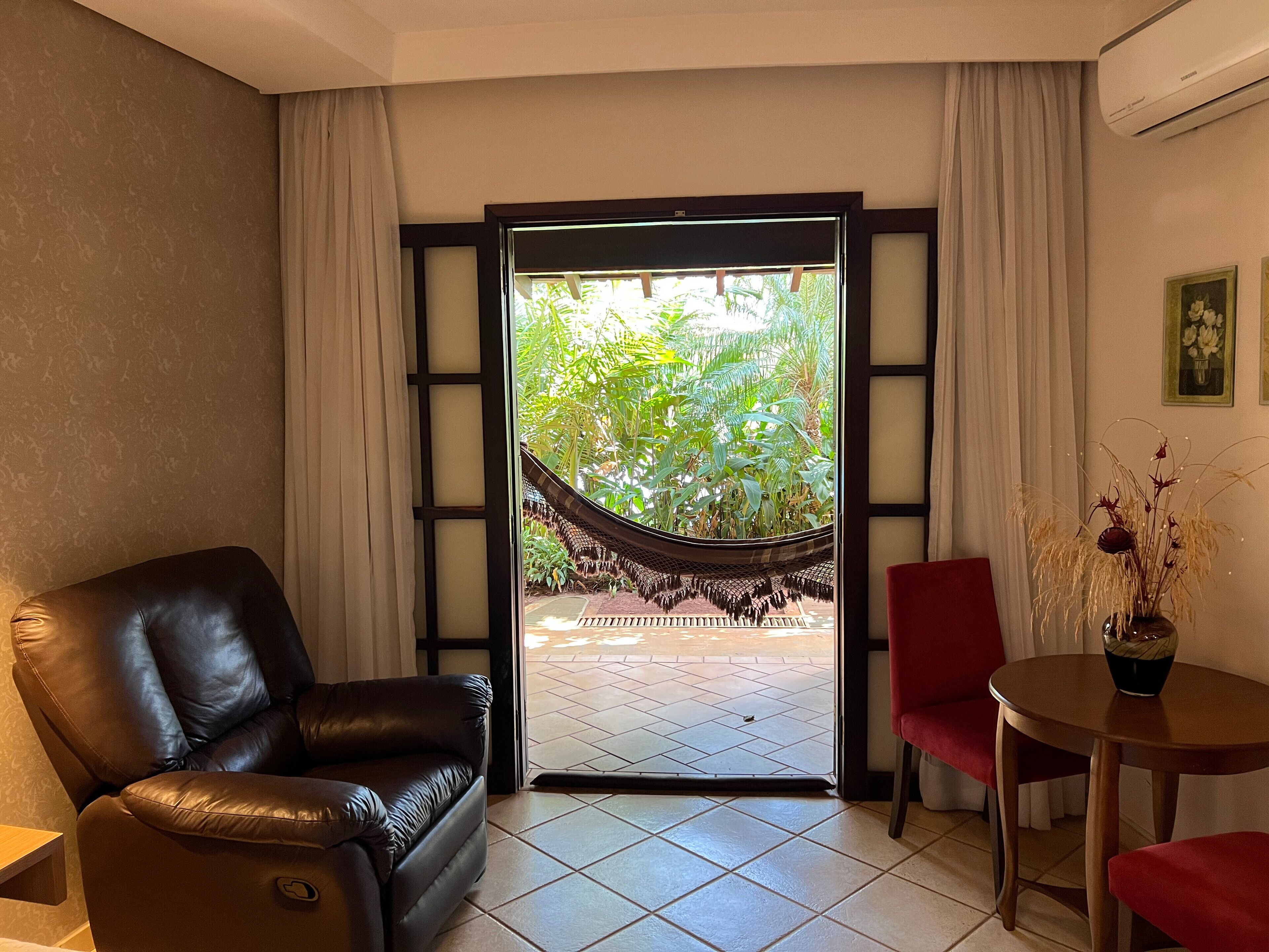 Quarto Deluxe, junto ao jardim | Lanai (alpendre havaiano)