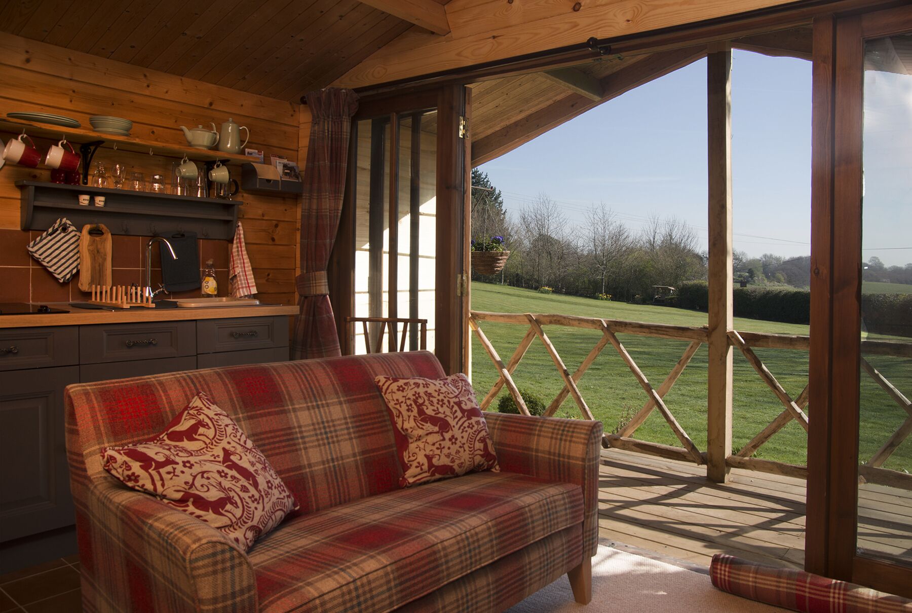 Romantic Glamping Cabin Near Beautiful Rye - East Sussex