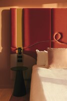 Roupa de alta qualidade, camas de colchão pillowtop, minibar