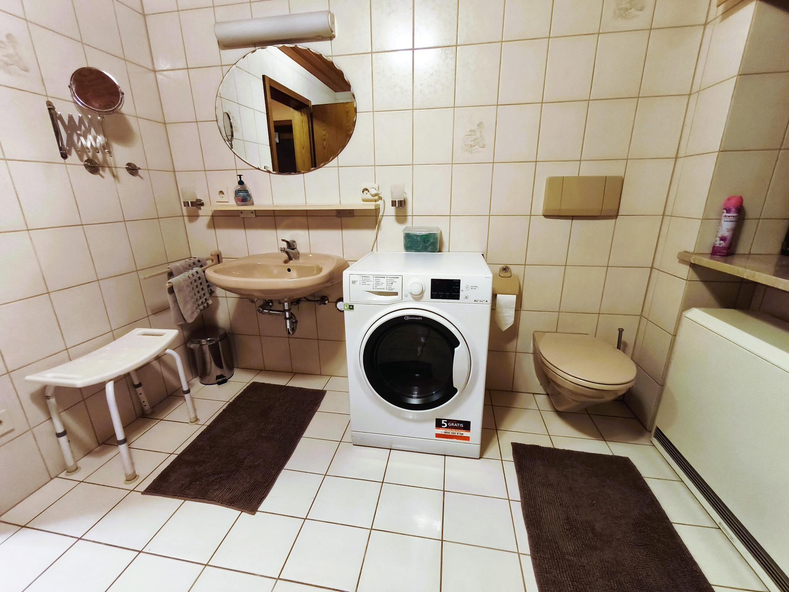 Apartamento | Casa de banho | Uma banheira, um secador de cabelo, toalhas fornecidas 
