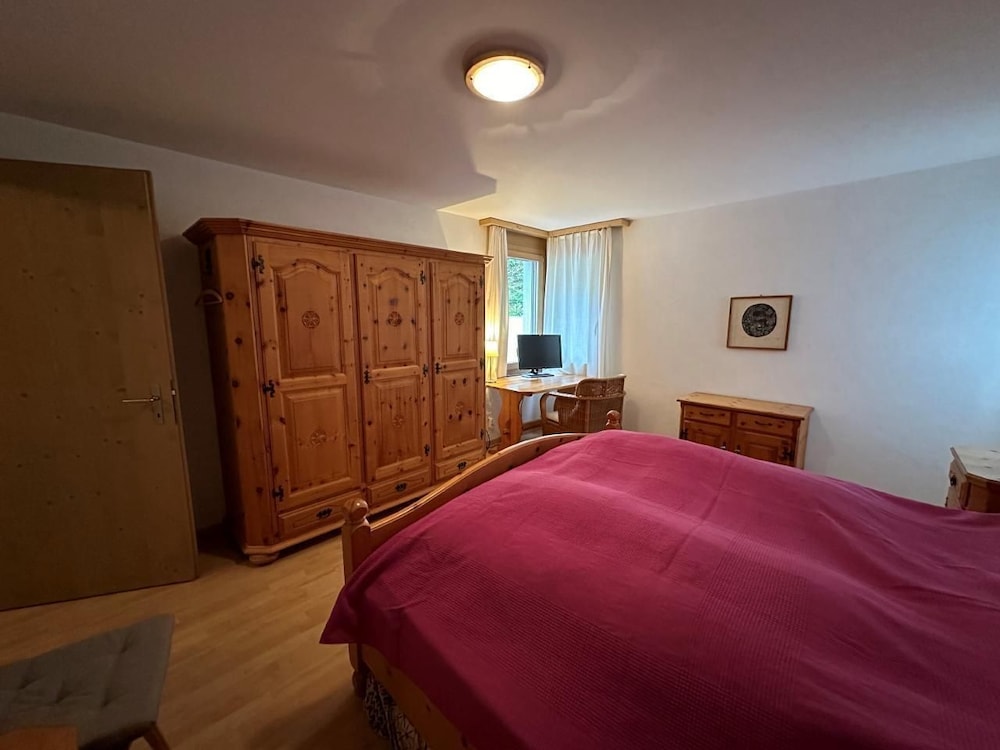 Holiday Apartment Schluein For 1 - 6 Persons With 3 Bedrooms - Holiday Apartment In One Or Multi-fam - Laax